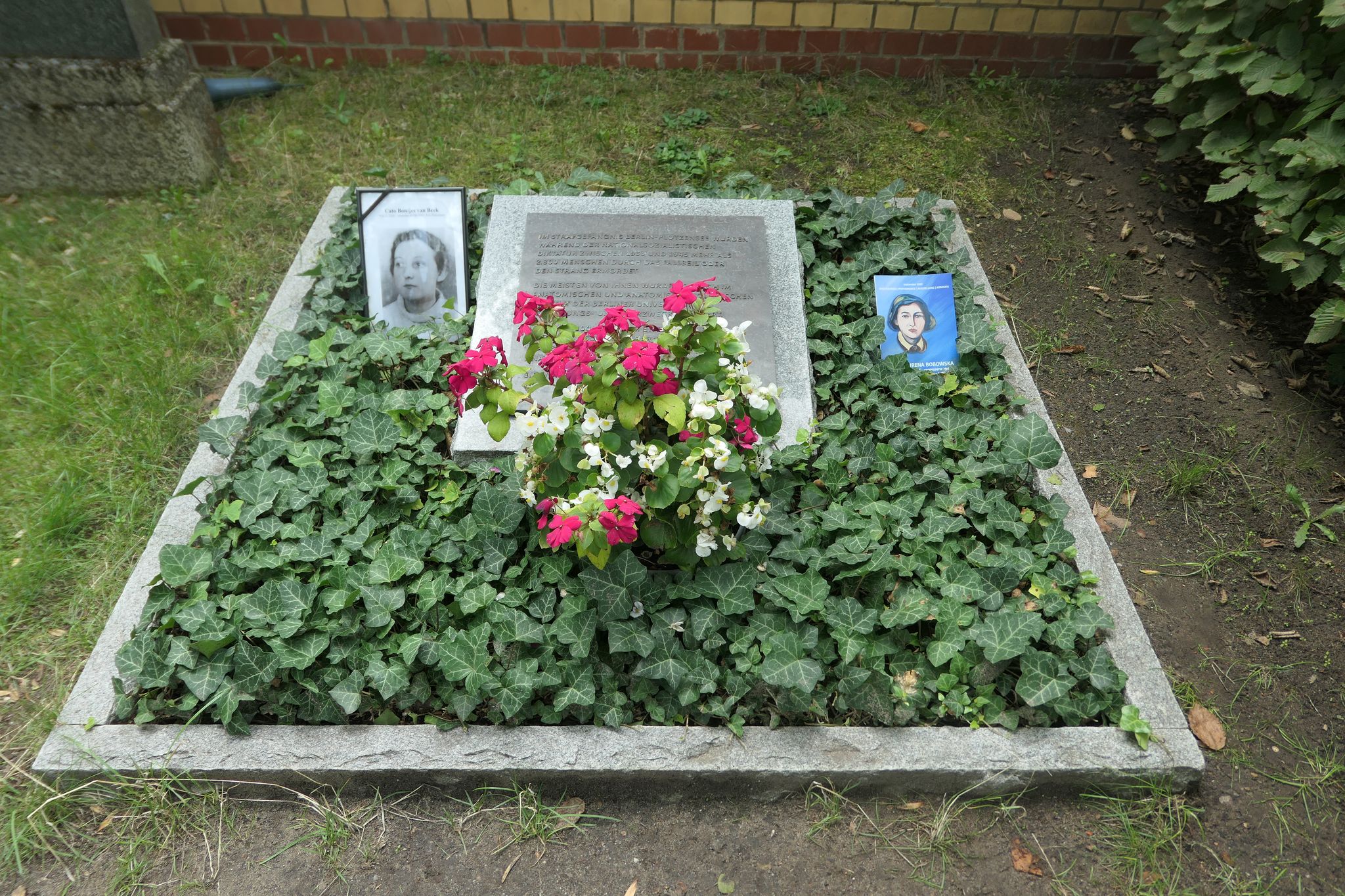 Projekt Irena Bobowska. Tkanki. – Ewa Maria and Friends